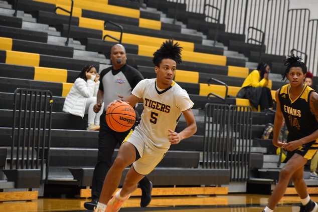 PREP HOOPS: Alcovy swept by Evans on home court - The Covington News