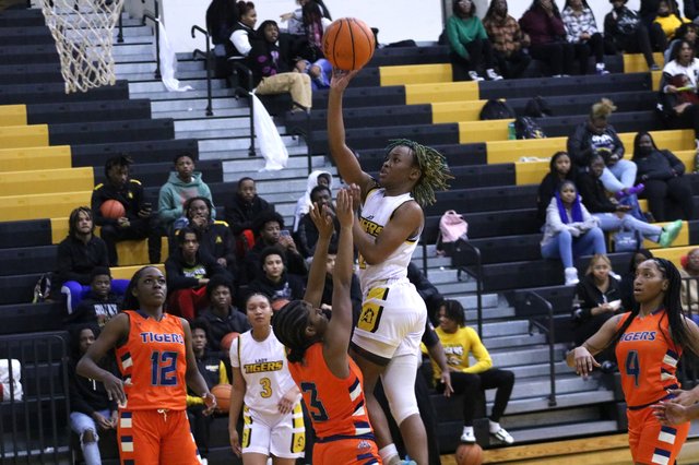 Alcovy girls basketball’s 3-point ball comes alive to generate cushion ...