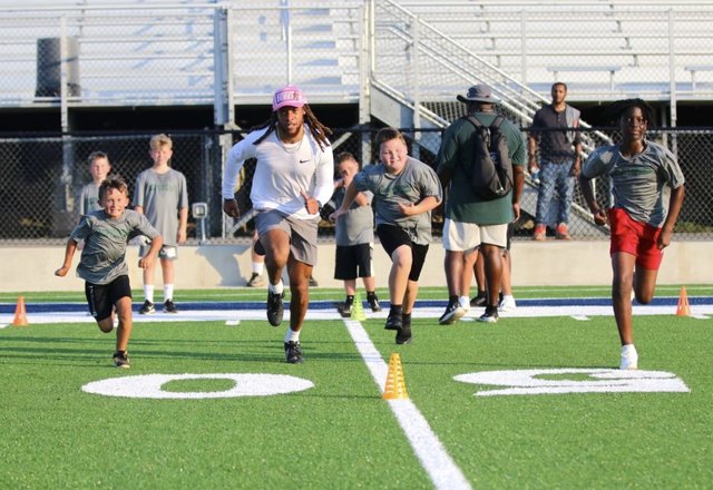 Eric Stokes and Sheldon Rankins return to host football camp at Sharp ...