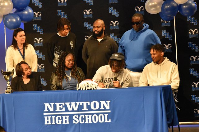 Keon Davis signs to Georgia Southern on National Signing Day - The ...