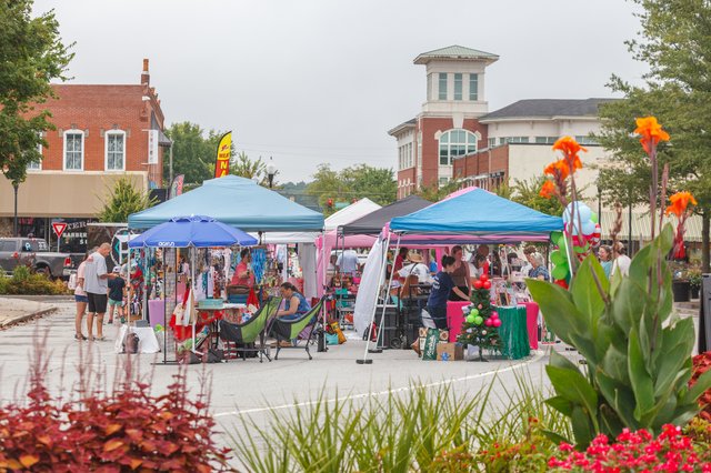 Christmas comes early: Annual Christmas in July event brings jolly ole ...