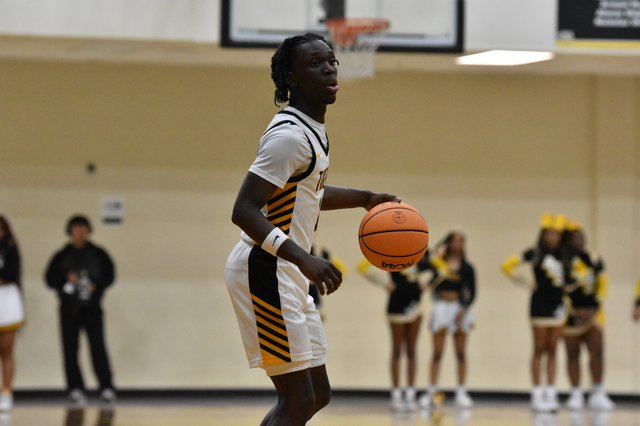 Familiar faces, new look in 2025-26 for Alcovy boys’ basketball - The ...