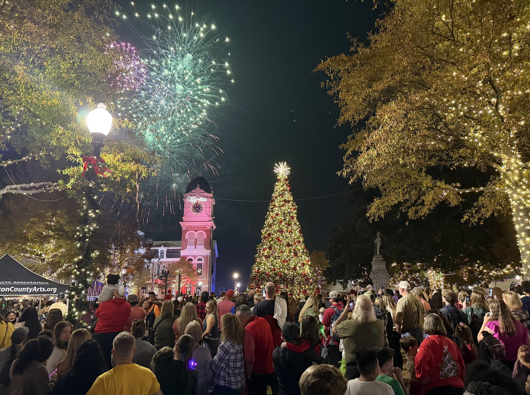 Covington kicks off holiday season with annual Lighting of the Square ...