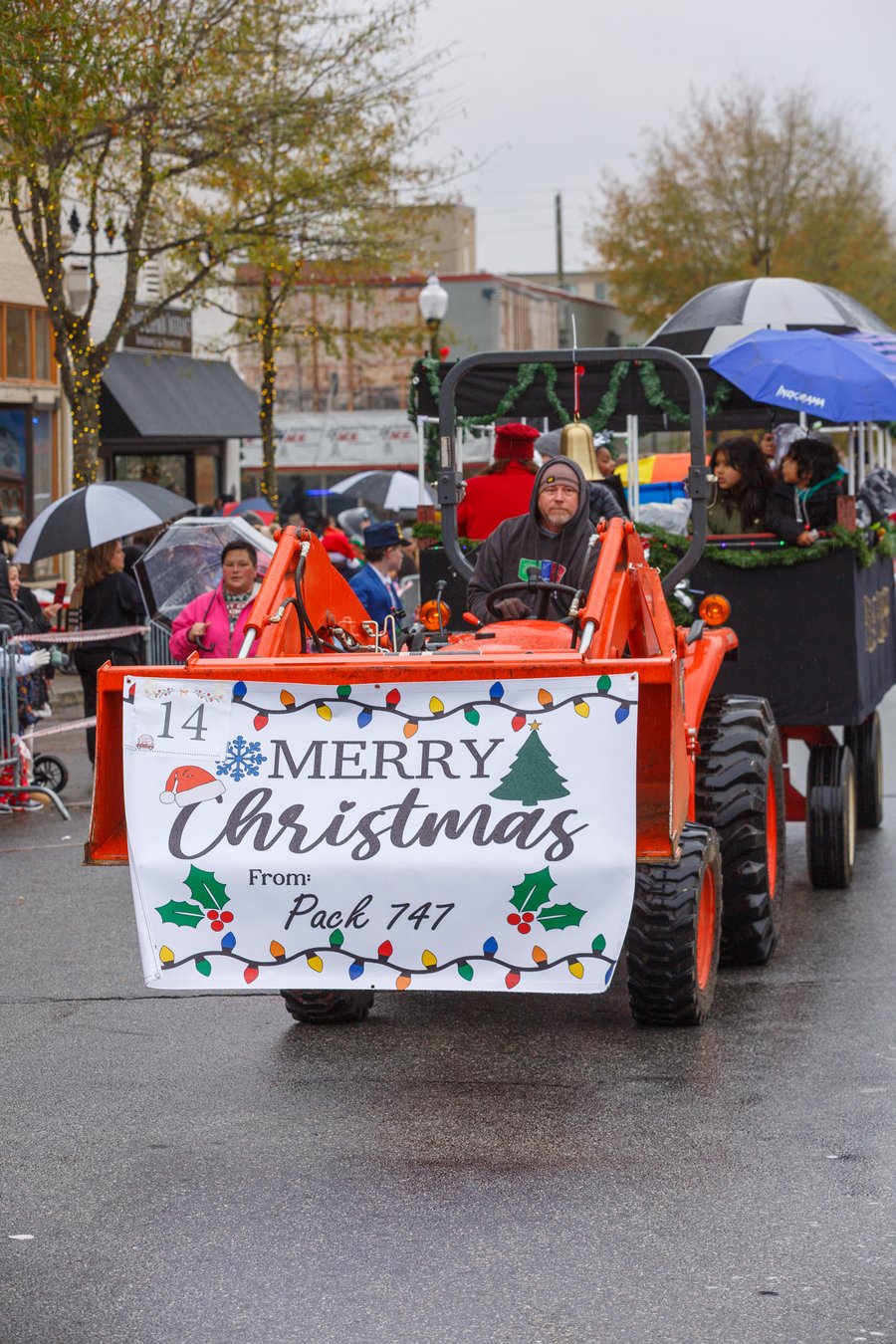 Covington’s annual Christmas Parade brings holiday cheer - The ...